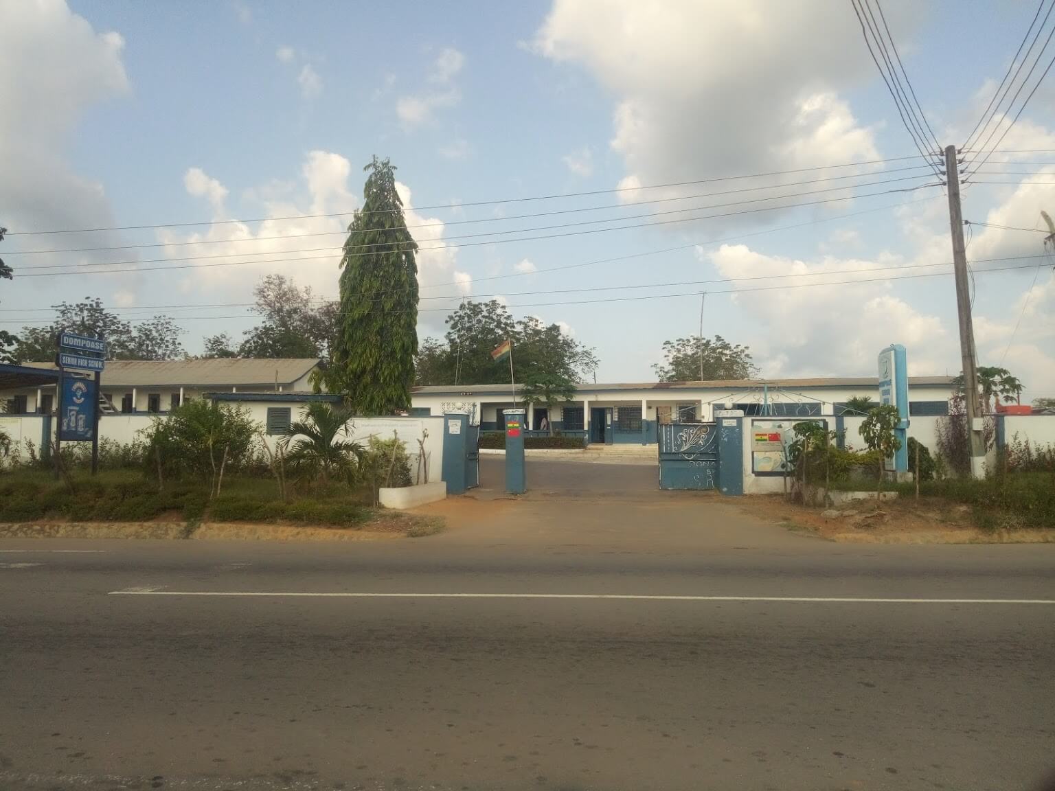 Dompoase Senior High Gallery | SchoolsInGh.com