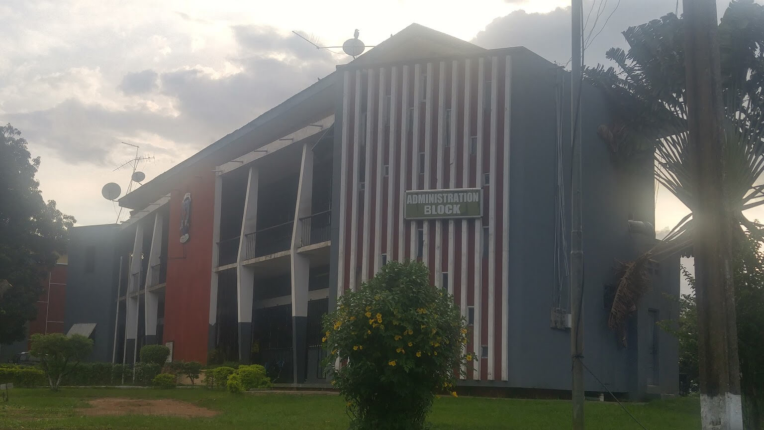 St. Louis Senior High, Kumasi Gallery | SchoolsInGh.com